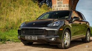 Black Porsche Cayenne 2016 in Klaipeda, with an engine capacity of 3.00 L and mileage of 273 thousand km for 19000 €, photo  on AUTOMOTO.COM.LV