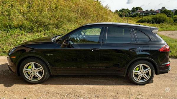 Черный Порше Каен 2016 в Клайпеда, объемом двигателя 3.00 л и пробегом 273 тыс. км за 19000 €, фото 6 на AUTOMOTO.COM.LV