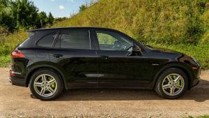 Black Porsche Cayenne 2016 in Klaipeda, with an engine capacity of 3.00 L and mileage of 273 thousand km for 19000 €, photo 7 on AUTOMOTO.COM.LV