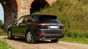 Black Porsche Cayenne 2016 in Klaipeda, with an engine capacity of 3.00 L and mileage of 273 thousand km for 19000 €, photo 9 on AUTOMOTO.COM.LV