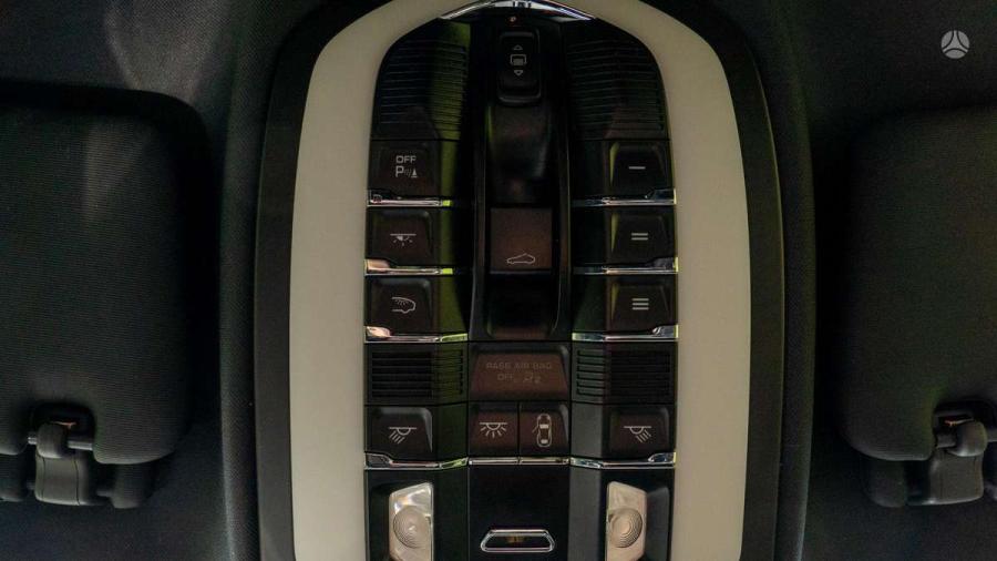 Black Porsche Cayenne 2016 in Klaipeda, with an engine capacity of 3.00 L and mileage of 273 thousand km for 19000 €, photo 12 on AUTOMOTO.COM.LV