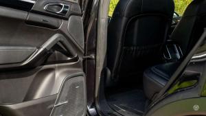 Black Porsche Cayenne 2016 in Klaipeda, with an engine capacity of 3.00 L and mileage of 273 thousand km for 19000 €, photo 16 on AUTOMOTO.COM.LV