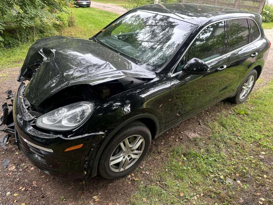 Melns Porsche Cayenne 2016 Viļņa, ar dzinēja tilpumu 3.60 L un nobraukumu 126 tūkst. km par 9400 €, foto 6 vietnē AUTOMOTO.COM.LV