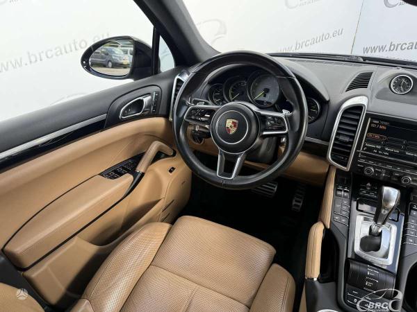 Melns Porsche Cayenne 2016 Klaipėda, ar dzinēja tilpumu 3.00 L un nobraukumu 173 tūkst. km par 22900 €, foto 6 vietnē AUTOMOTO.COM.LV