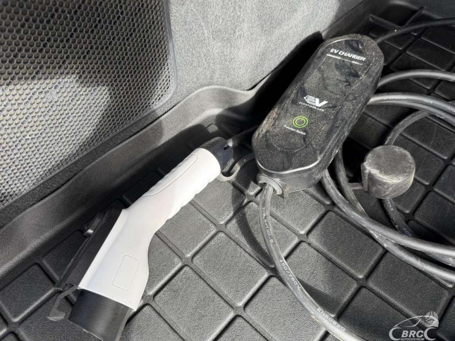 Melns Porsche Cayenne 2016 Klaipėda, ar dzinēja tilpumu 3.00 L un nobraukumu 173 tūkst. km par 22900 €, foto 17 vietnē AUTOMOTO.COM.LV