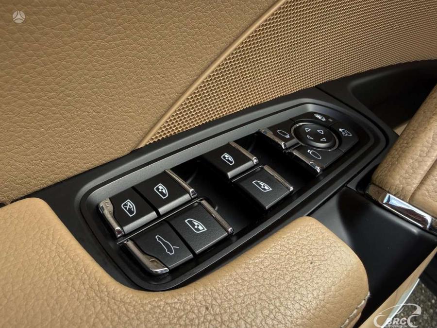 Melns Porsche Cayenne 2016 Klaipėda, ar dzinēja tilpumu 3.00 L un nobraukumu 173 tūkst. km par 22900 €, foto 24 vietnē AUTOMOTO.COM.LV