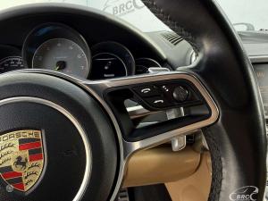 Melns Porsche Cayenne 2016 Klaipėda, ar dzinēja tilpumu 3.00 L un nobraukumu 173 tūkst. km par 22900 €, foto 31 vietnē AUTOMOTO.COM.LV