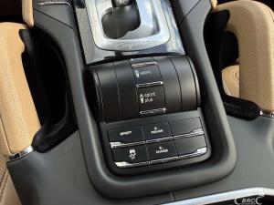 Melns Porsche Cayenne 2016 Klaipėda, ar dzinēja tilpumu 3.00 L un nobraukumu 173 tūkst. km par 22900 €, foto 32 vietnē AUTOMOTO.COM.LV