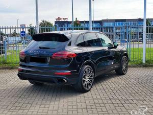 Melns Porsche Cayenne 2016 Klaipėda, ar dzinēja tilpumu 2.97 L un nobraukumu 189 tūkst. km par 28500 €, foto 4 vietnē AUTOMOTO.COM.LV