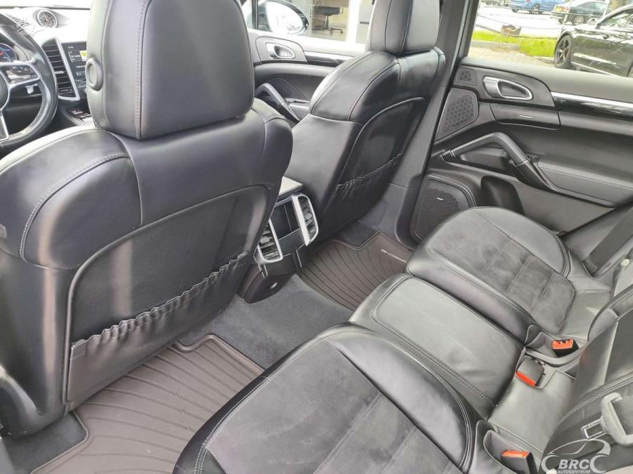 Melns Porsche Cayenne 2016 Klaipėda, ar dzinēja tilpumu 2.97 L un nobraukumu 189 tūkst. km par 28500 €, foto 19 vietnē AUTOMOTO.COM.LV