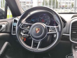 Melns Porsche Cayenne 2016 Klaipėda, ar dzinēja tilpumu 2.97 L un nobraukumu 189 tūkst. km par 28500 €, foto 20 vietnē AUTOMOTO.COM.LV
