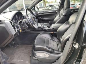 Melns Porsche Cayenne 2016 Klaipėda, ar dzinēja tilpumu 2.97 L un nobraukumu 189 tūkst. km par 28500 €, foto 22 vietnē AUTOMOTO.COM.LV