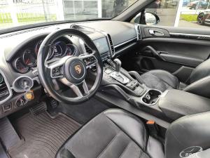 Melns Porsche Cayenne 2016 Klaipėda, ar dzinēja tilpumu 2.97 L un nobraukumu 189 tūkst. km par 28500 €, foto 23 vietnē AUTOMOTO.COM.LV