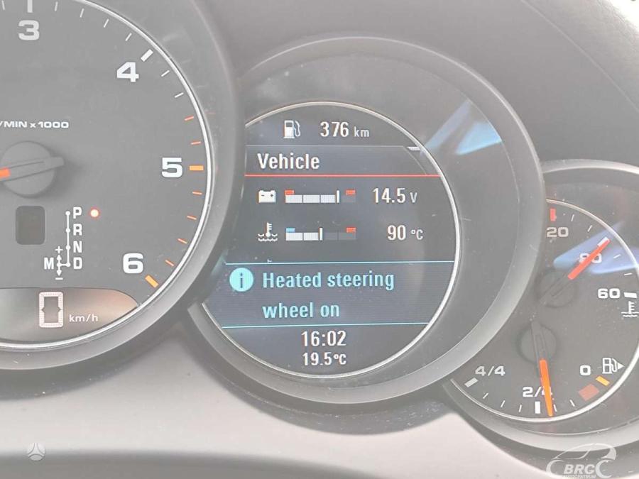 Melns Porsche Cayenne 2016 Klaipėda, ar dzinēja tilpumu 2.97 L un nobraukumu 189 tūkst. km par 28500 €, foto 30 vietnē AUTOMOTO.COM.LV