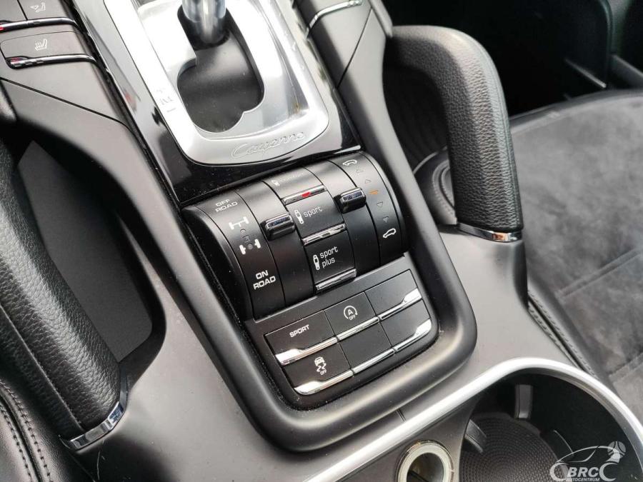 Melns Porsche Cayenne 2016 Klaipėda, ar dzinēja tilpumu 2.97 L un nobraukumu 189 tūkst. km par 28500 €, foto 31 vietnē AUTOMOTO.COM.LV