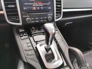 Melns Porsche Cayenne 2016 Klaipėda, ar dzinēja tilpumu 2.97 L un nobraukumu 189 tūkst. km par 28500 €, foto 32 vietnē AUTOMOTO.COM.LV