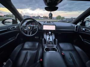 Melns Porsche Cayenne 2016 Kauņa, ar dzinēja tilpumu 3.60 L un nobraukumu 172 tūkst. km par 18000 €, foto 4 vietnē AUTOMOTO.COM.LV