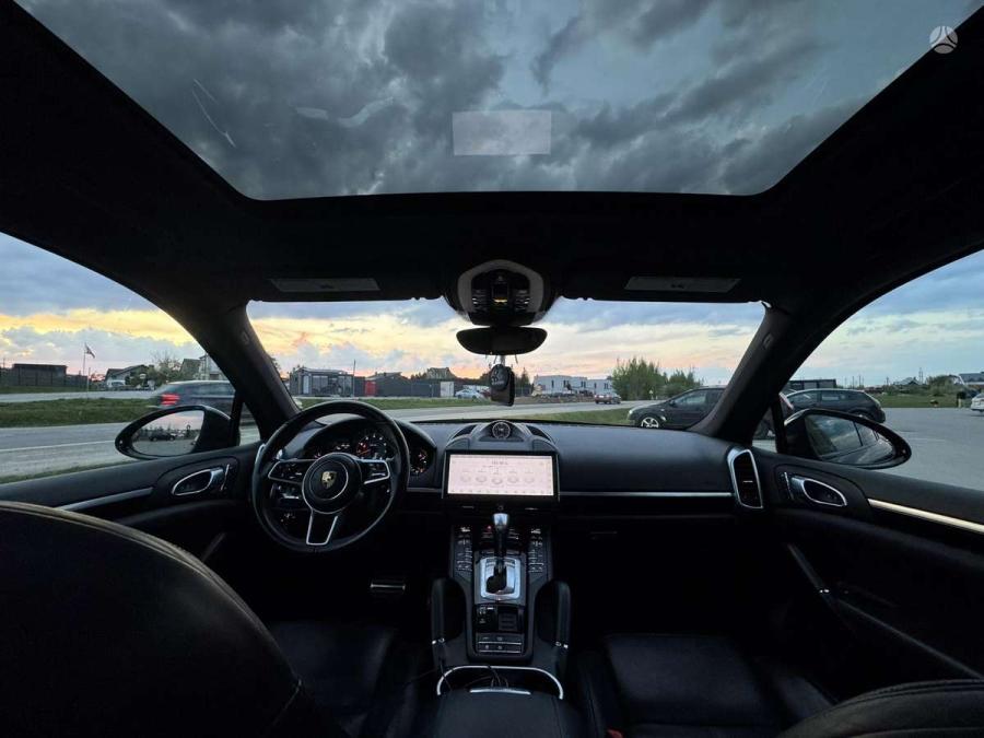 Melns Porsche Cayenne 2016 Kauņa, ar dzinēja tilpumu 3.60 L un nobraukumu 172 tūkst. km par 18000 €, foto 10 vietnē AUTOMOTO.COM.LV