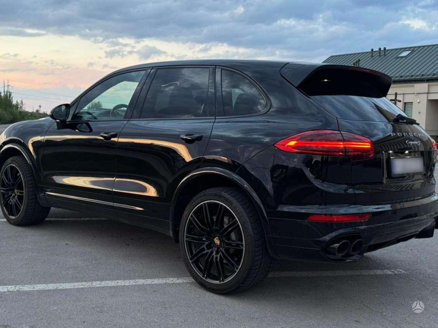 Melns Porsche Cayenne 2016 Kauņa, ar dzinēja tilpumu 3.60 L un nobraukumu 172 tūkst. km par 18000 €, foto 13 vietnē AUTOMOTO.COM.LV