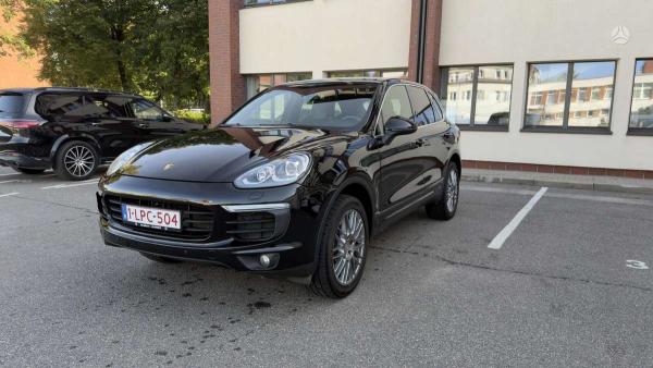 Black Porsche Cayenne 2016 in Klaipeda, with an engine capacity of 3.60 L and mileage of 137 thousand km for 19500 €, photo 1 on AUTOMOTO.COM.LV
