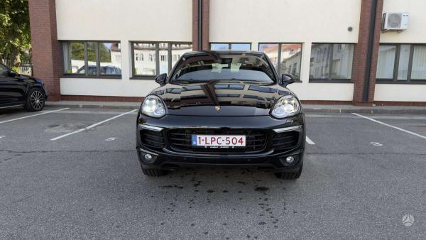 Black Porsche Cayenne 2016 in Klaipeda, with an engine capacity of 3.60 L and mileage of 137 thousand km for 19500 €, photo 3 on AUTOMOTO.COM.LV