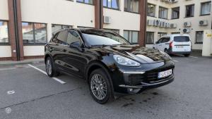 Black Porsche Cayenne 2016 in Klaipeda, with an engine capacity of 3.60 L and mileage of 137 thousand km for 19500 €, photo 4 on AUTOMOTO.COM.LV