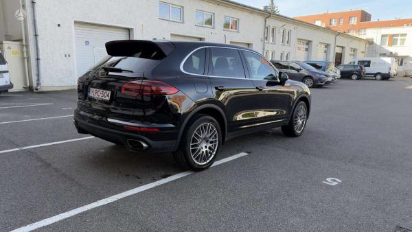 Black Porsche Cayenne 2016 in Klaipeda, with an engine capacity of 3.60 L and mileage of 137 thousand km for 19500 €, photo 6 on AUTOMOTO.COM.LV