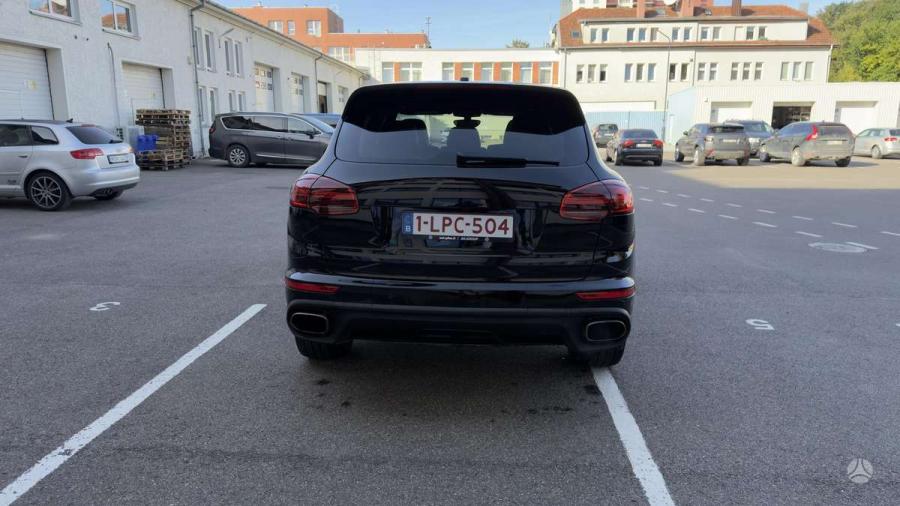 Black Porsche Cayenne 2016 in Klaipeda, with an engine capacity of 3.60 L and mileage of 137 thousand km for 19500 €, photo 7 on AUTOMOTO.COM.LV