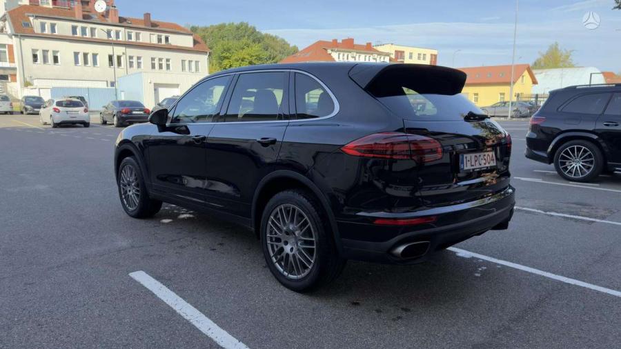 Black Porsche Cayenne 2016 in Klaipeda, with an engine capacity of 3.60 L and mileage of 137 thousand km for 19500 €, photo 8 on AUTOMOTO.COM.LV