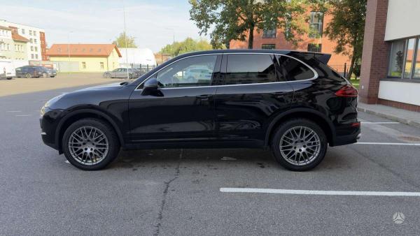 Black Porsche Cayenne 2016 in Klaipeda, with an engine capacity of 3.60 L and mileage of 137 thousand km for 19500 €, photo 9 on AUTOMOTO.COM.LV