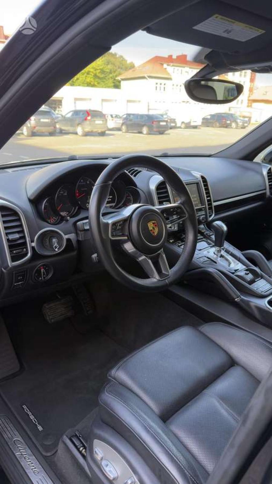 Black Porsche Cayenne 2016 in Klaipeda, with an engine capacity of 3.60 L and mileage of 137 thousand km for 19500 €, photo 10 on AUTOMOTO.COM.LV