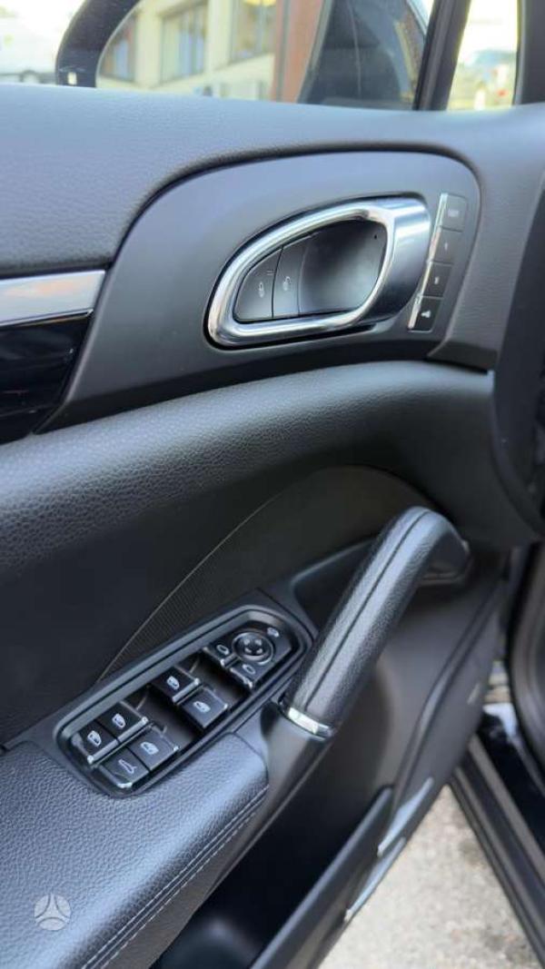 Black Porsche Cayenne 2016 in Klaipeda, with an engine capacity of 3.60 L and mileage of 137 thousand km for 19500 €, photo 11 on AUTOMOTO.COM.LV