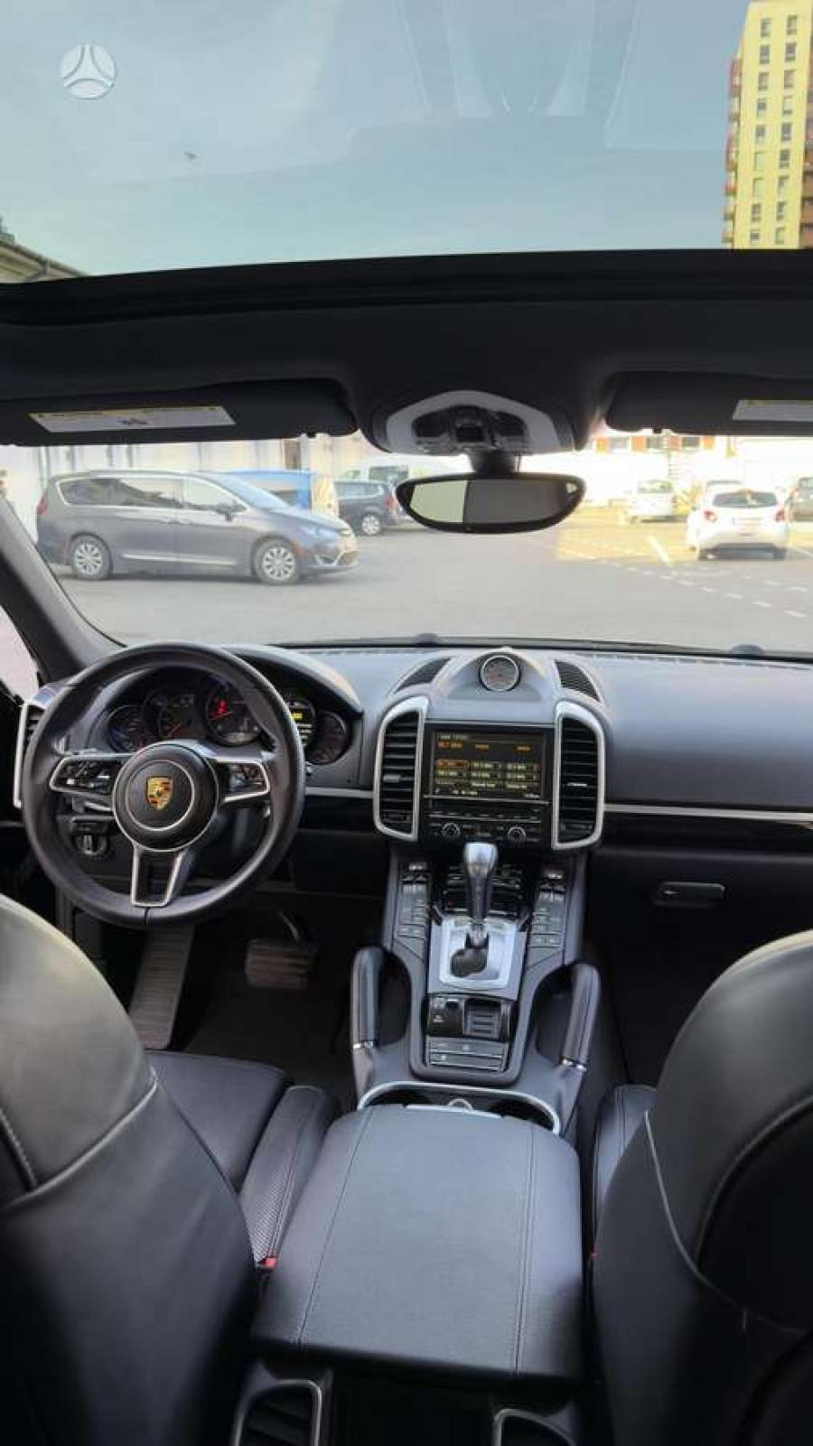 Black Porsche Cayenne 2016 in Klaipeda, with an engine capacity of 3.60 L and mileage of 137 thousand km for 19500 €, photo 16 on AUTOMOTO.COM.LV