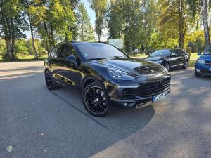 Melns Porsche Cayenne 2016 Tauragė, ar dzinēja tilpumu 4.13 L un nobraukumu 230 tūkst. km par 28500 €, foto 4 vietnē AUTOMOTO.COM.LV