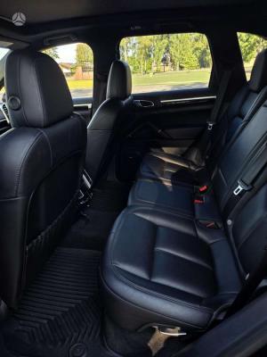 Melns Porsche Cayenne 2016 Tauragė, ar dzinēja tilpumu 4.13 L un nobraukumu 230 tūkst. km par 28500 €, foto 13 vietnē AUTOMOTO.COM.LV