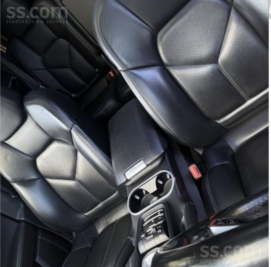 Black Porsche Cayenne 2016 in Jelgava, with an engine capacity of 3.00 L and mileage of 220 thousand km for 23000 €, photo 7 on AUTOMOTO.COM.LV