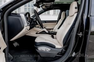 Black Porsche Cayenne 2016 in Tallinn, with an engine capacity of 4.10 L and mileage of 180 thousand km for 27600 €, photo 7 on AUTOMOTO.COM.LV