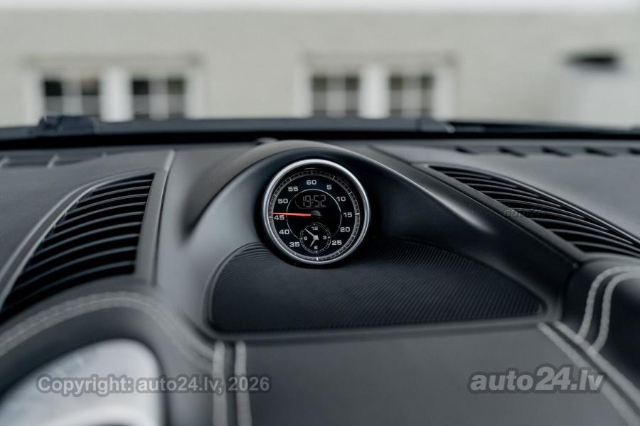Black Porsche Cayenne 2016 in Tallinn, with an engine capacity of 4.10 L and mileage of 180 thousand km for 27600 €, photo 14 on AUTOMOTO.COM.LV