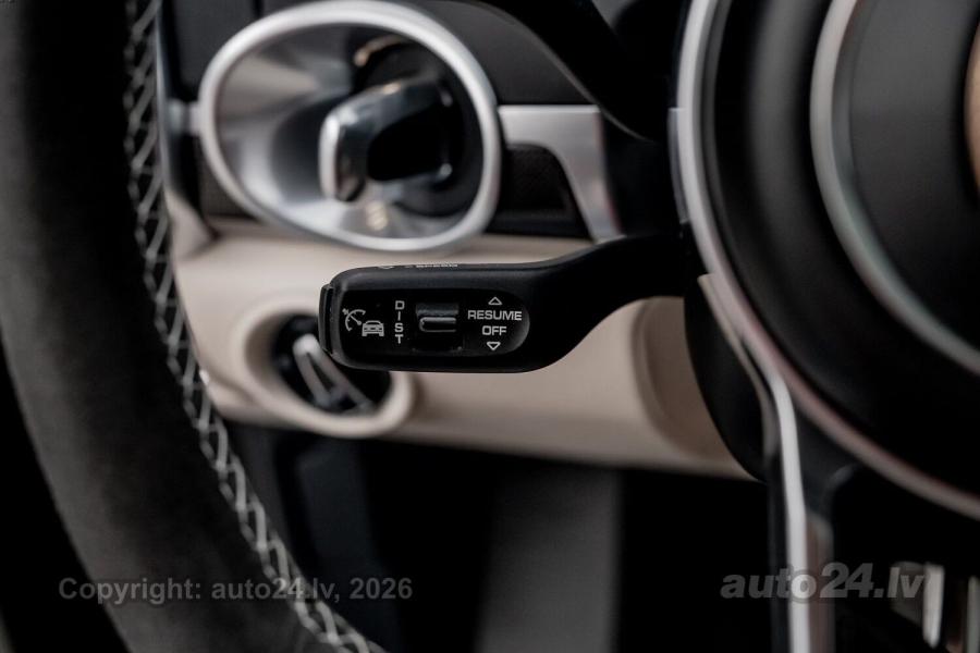 Black Porsche Cayenne 2016 in Tallinn, with an engine capacity of 4.10 L and mileage of 180 thousand km for 27600 €, photo 15 on AUTOMOTO.COM.LV