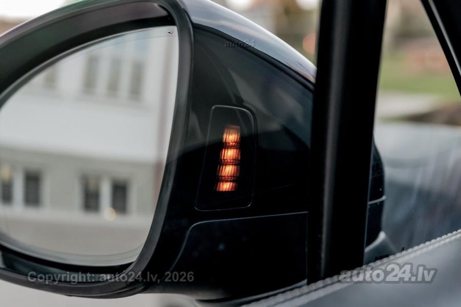 Black Porsche Cayenne 2016 in Tallinn, with an engine capacity of 4.10 L and mileage of 180 thousand km for 27600 €, photo 18 on AUTOMOTO.COM.LV