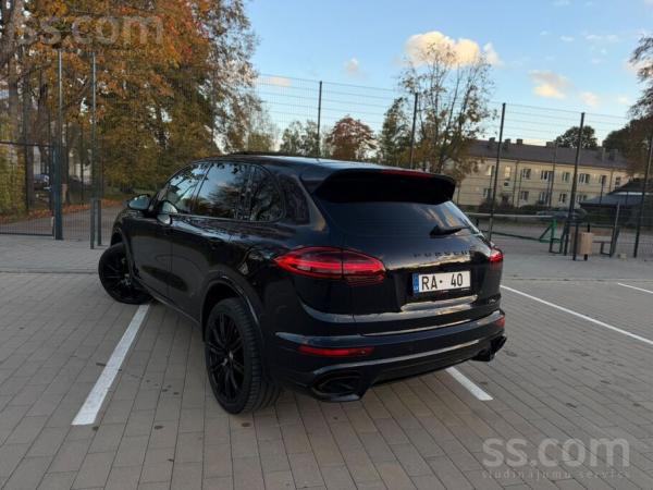 Melns Porsche Cayenne 2016 Jelgava, ar dzinēja tilpumu 3.00 L un nobraukumu 250 tūkst. km par 24500 €, foto 5 vietnē AUTOMOTO.COM.LV