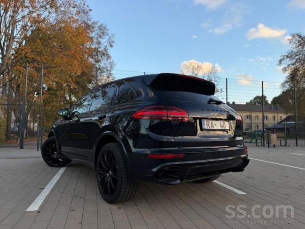 Melns Porsche Cayenne 2016 Jelgava, ar dzinēja tilpumu 3.00 L un nobraukumu 250 tūkst. km par 24500 €, foto 6 vietnē AUTOMOTO.COM.LV