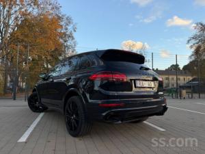 Melns Porsche Cayenne 2016 Jelgava, ar dzinēja tilpumu 3.00 L un nobraukumu 250 tūkst. km par 24500 €, foto 6 vietnē AUTOMOTO.COM.LV