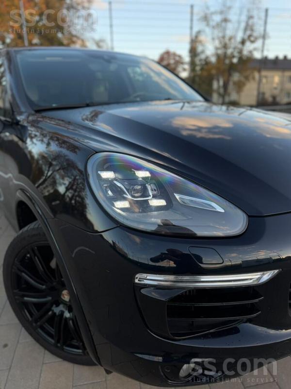 Melns Porsche Cayenne 2016 Jelgava, ar dzinēja tilpumu 3.00 L un nobraukumu 250 tūkst. km par 24500 €, foto 9 vietnē AUTOMOTO.COM.LV
