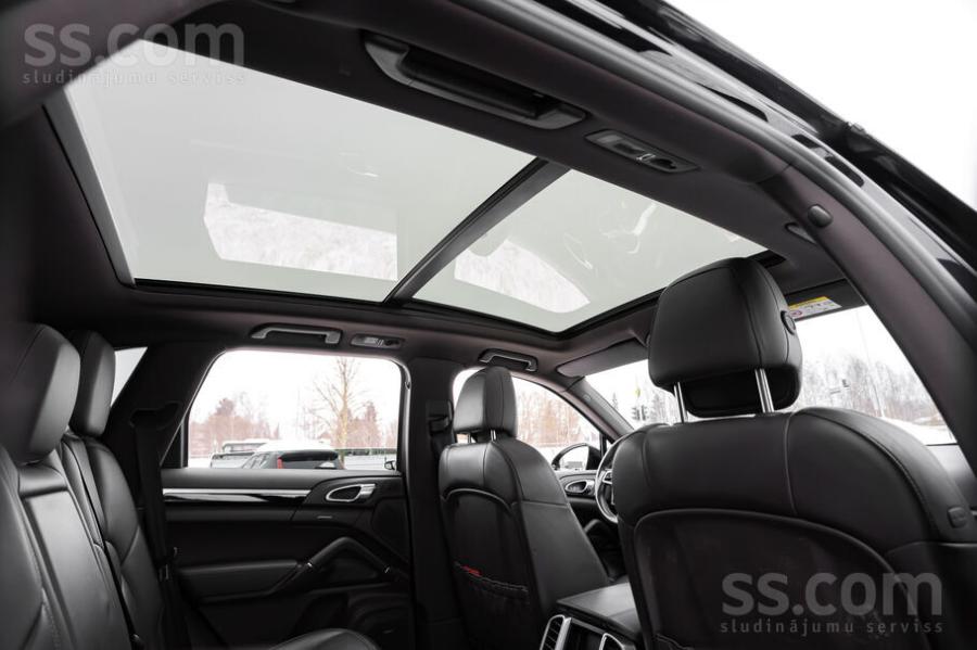 Melns Porsche Cayenne 2016 Jelgava, ar dzinēja tilpumu 3.00 L un nobraukumu 250 tūkst. km par 24500 €, foto 11 vietnē AUTOMOTO.COM.LV