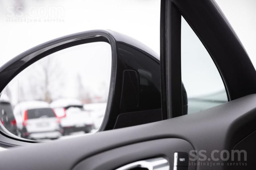 Melns Porsche Cayenne 2016 Jelgava, ar dzinēja tilpumu 3.00 L un nobraukumu 250 tūkst. km par 24500 €, foto 23 vietnē AUTOMOTO.COM.LV