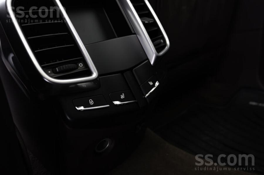 Melns Porsche Cayenne 2016 Jelgava, ar dzinēja tilpumu 3.00 L un nobraukumu 250 tūkst. km par 24500 €, foto 25 vietnē AUTOMOTO.COM.LV