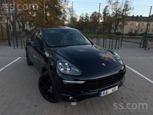 Melns Porsche Cayenne 2016 Jelgava, ar dzinēja tilpumu 3.00 L un nobraukumu 250 tūkst. km par 24500 €, foto 26 vietnē AUTOMOTO.COM.LV