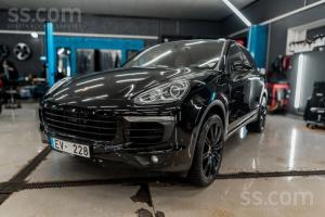 Melns Porsche Cayenne 2017 Rīga, ar dzinēja tilpumu 3.00 L un nobraukumu 77 tūkst. km par 33000 €, foto 3 vietnē AUTOMOTO.COM.LV