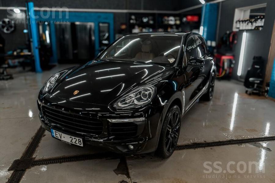 Melns Porsche Cayenne 2017 Rīga, ar dzinēja tilpumu 3.00 L un nobraukumu 77 tūkst. km par 33000 €, foto 6 vietnē AUTOMOTO.COM.LV